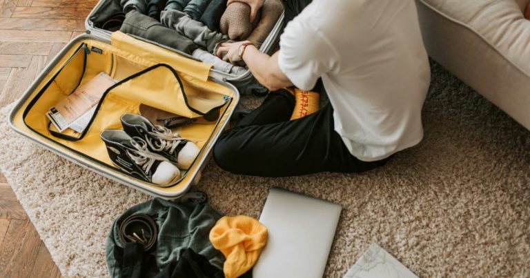 Cinq astuces pour gagner de la place dans votre valise avant de partir ...